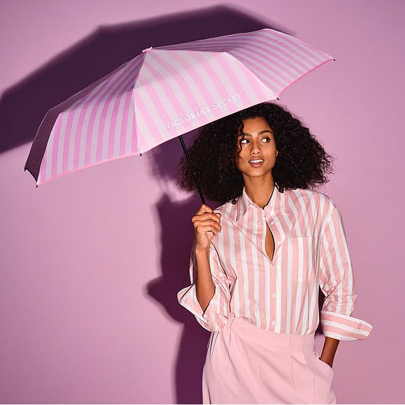Victoria's Secret | Accessories | Nwt Victorias Secret Classic Pink ...